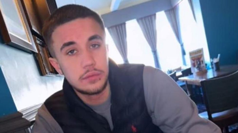 Murder charge over Leon Penman stabbing in Bedford - BBC News