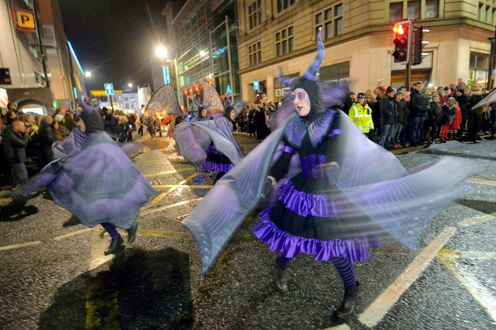 New Year celebrated at Newcastle and Gateshead's Winter Festival - BBC News