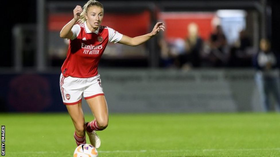 Leah Williamson: England and Arsenal defender out for 'several weeks' with foot injury - BBC Sport