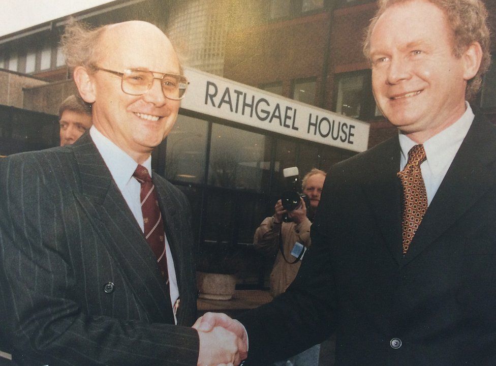 Martin McGuinness a 'statesman', says Sir Nigel Hamilton - BBC News