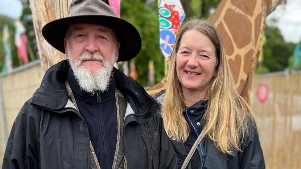 Thousands embrace Tough Mudder and the Eden Festival - BBC News