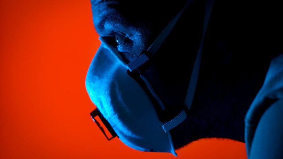 Covid: Hertfordshire firm sues as £45m NHS masks deal collapses - BBC News