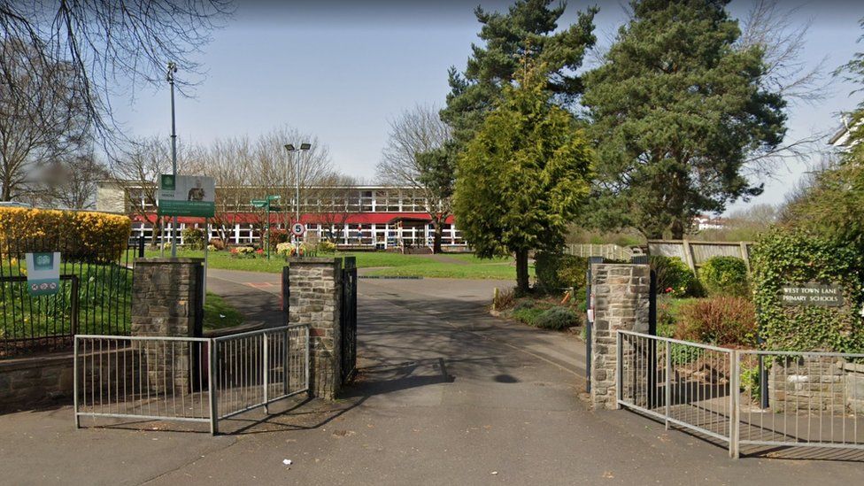 Bristol paedophile banned from teaching indefinitely - BBC News