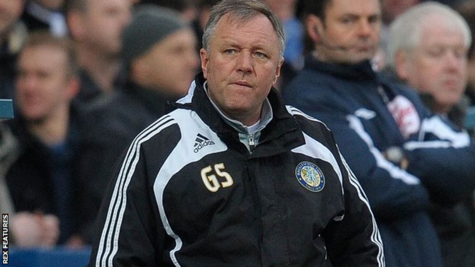 Gary Simpson: Former Lincoln City manager joins Barrow - BBC Sport