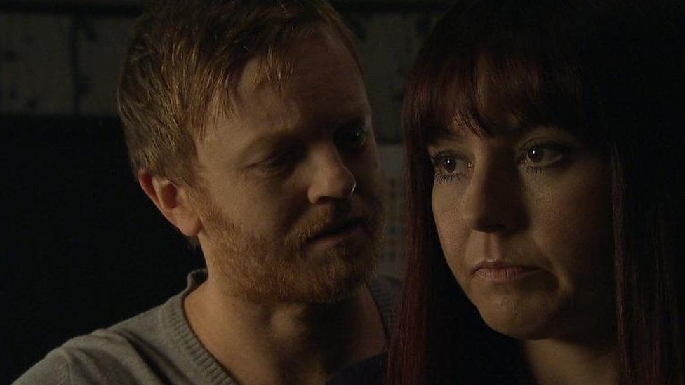 Ateb y Galw: Yr actores Bethan Ellis Owen - BBC Cymru Fyw