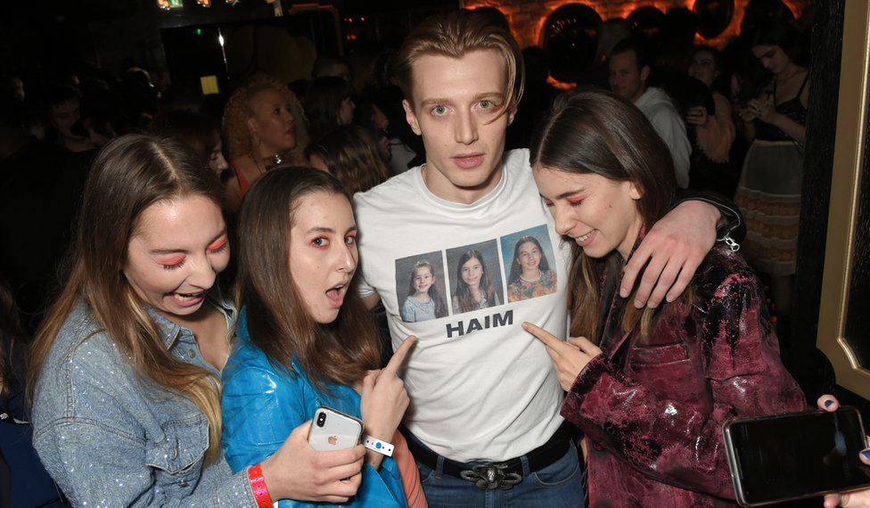 Jack Saunders and Snoochie Shy join Radio 1 and 1Xtra - BBC News