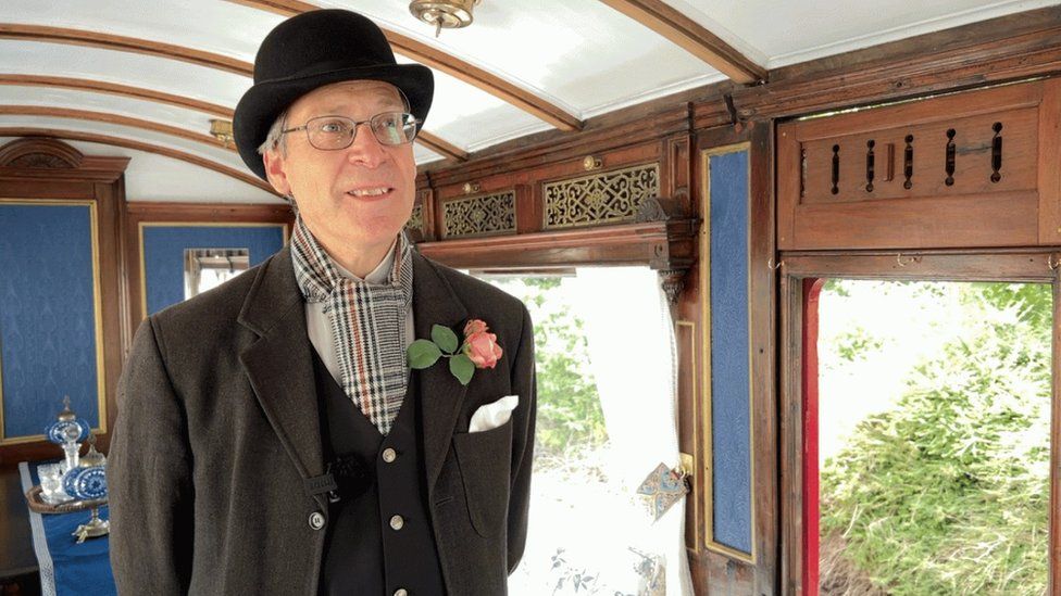 Rail carriage for rich and famous restored at Foxfield Railway - BBC News