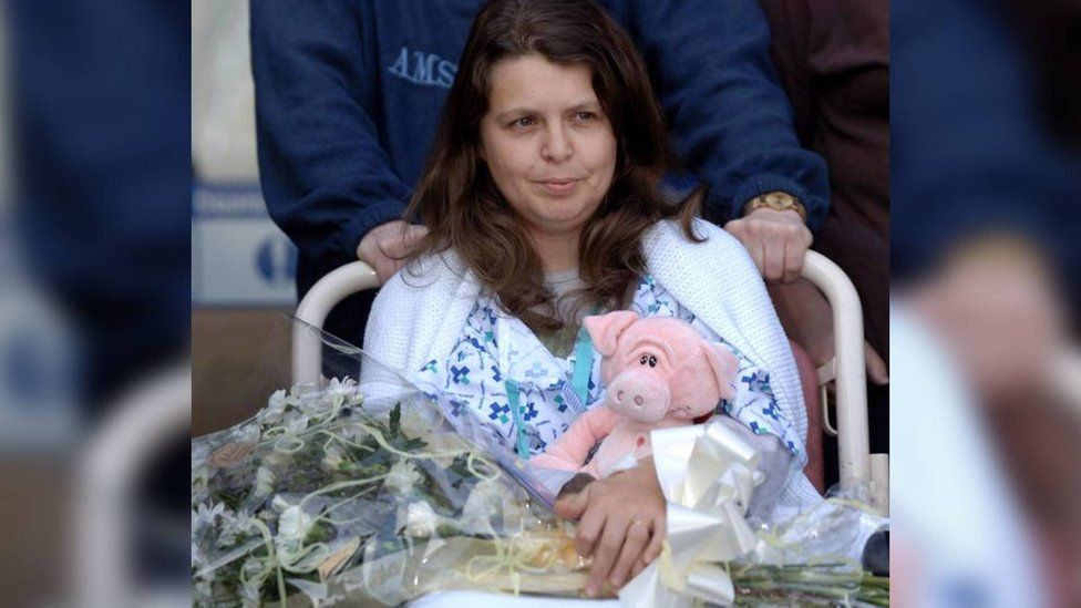 Sharon Beshenivsky: Detective's promise to murdered PC's husband - BBC News