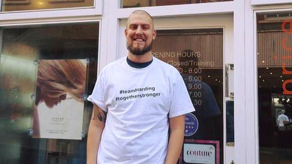 Lung cancer patient Luke Harding praises NHS treatment - BBC News