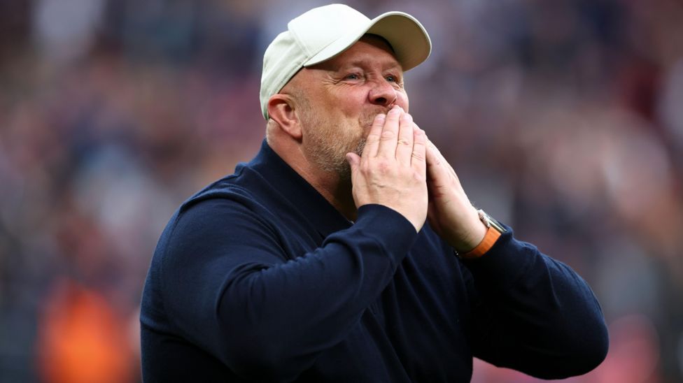 League Two: Bromley aim to secure promotion in first EFL season - BBC Sport