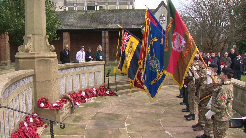 Shot Middleton soldier remembered at memorial service - BBC News