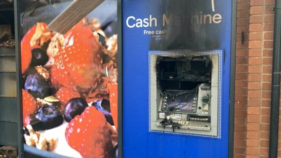 Cash machine torched in Kenilworth supermarket break-in - BBC News