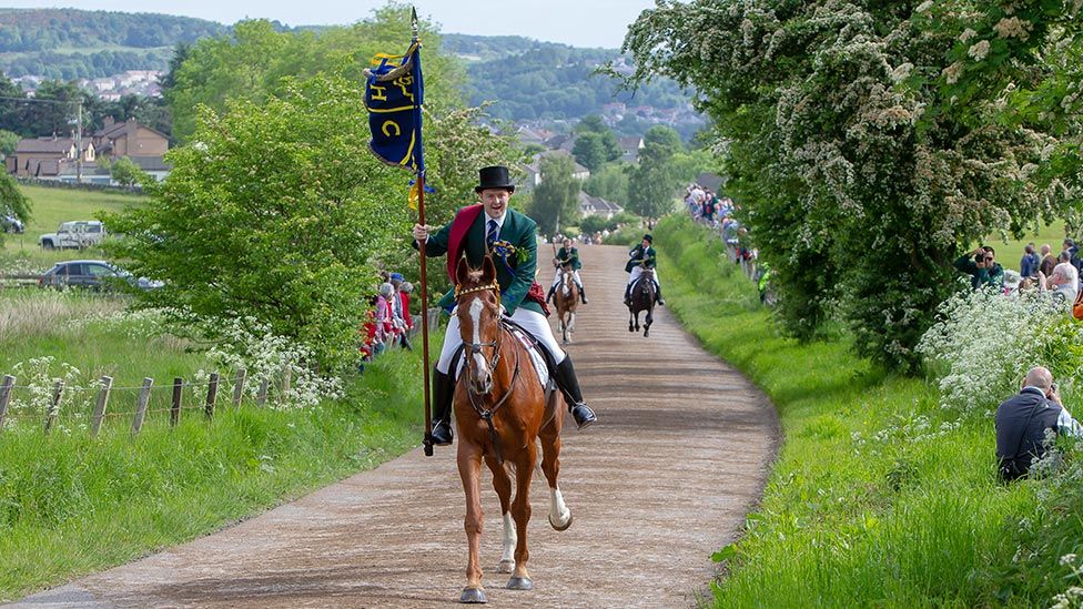 In pictures: Hawick Common Riding - BBC News