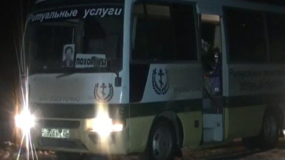 Russia: Police catch speeding hearse full of caviar - BBC News