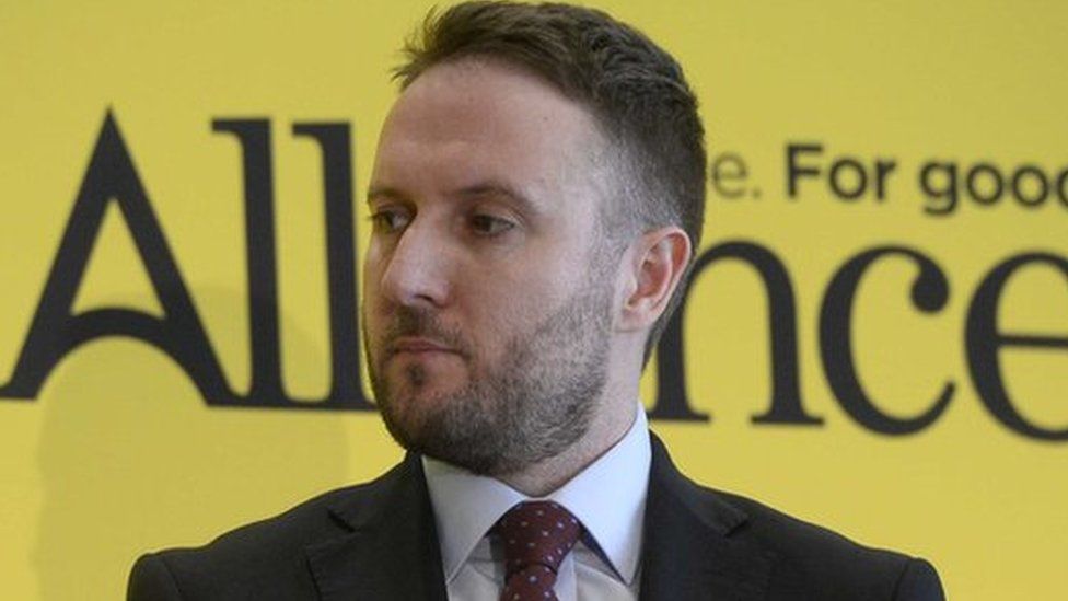 Alliance East Belfast MLA Chris Lyttle to stand down - BBC News