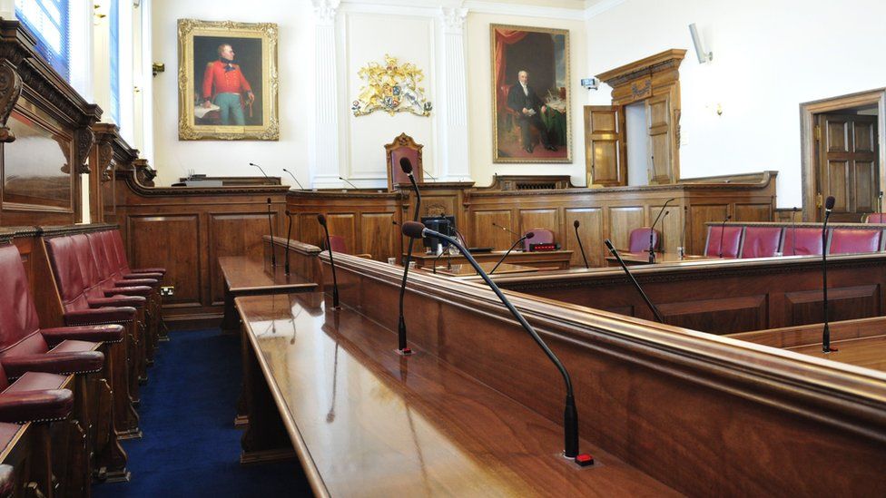 Electronic voting system introduced in States of Guernsey - BBC News