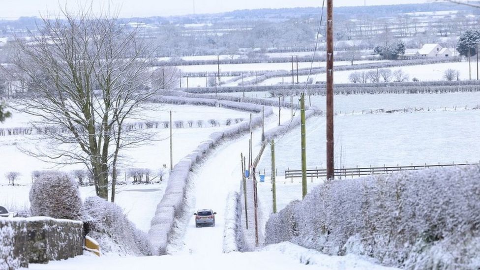 In pictures: Freezing weather hits Northern Ireland - BBC News