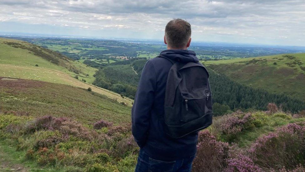 Lle i enaid gael llonydd: Dylan Jones - BBC Cymru Fyw