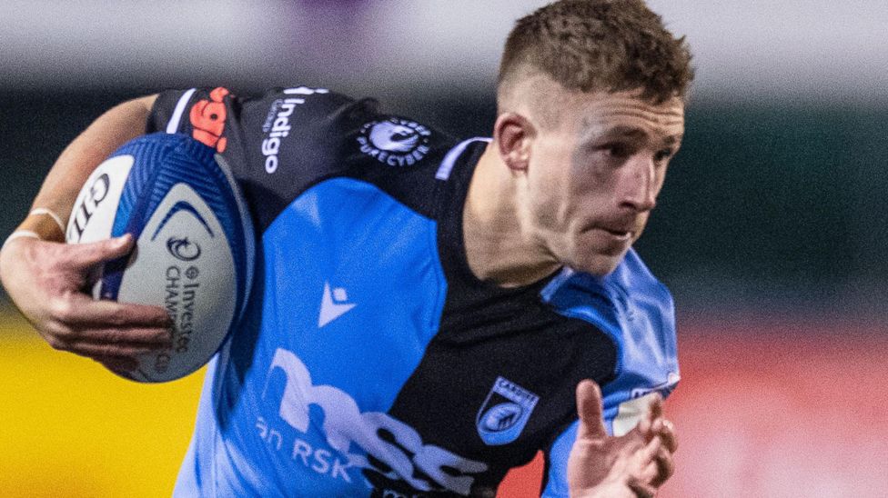 Harri Millard: Versatile back signs new Cardiff deal - BBC Sport