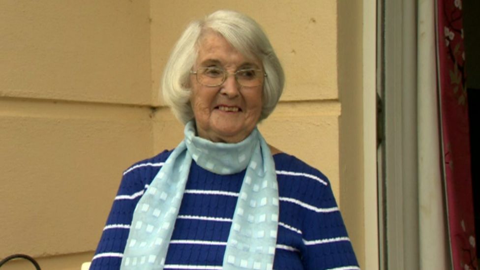 Coronavirus: Robin Swann not convinced over voluntary mask policy - BBC ...