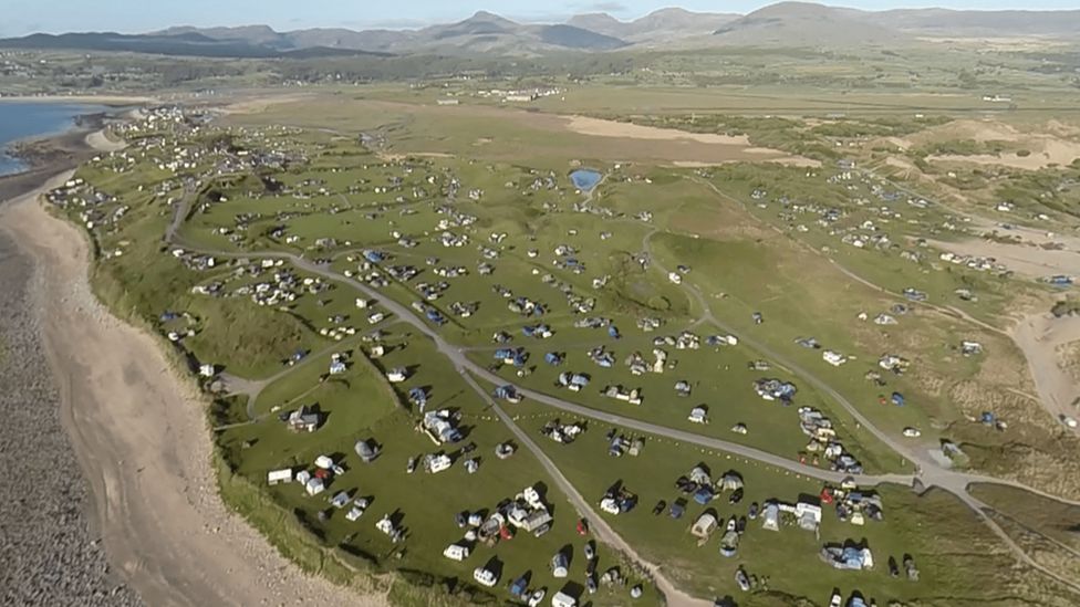 30,000 sign Shell Island campsite airfield petition - BBC News