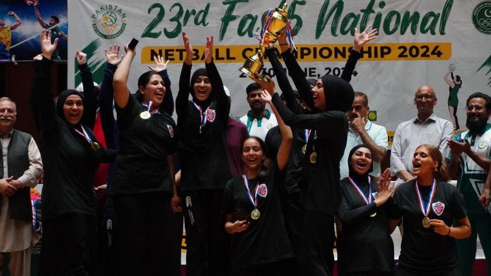 Maidenhead netball team wins Pakistan National Championships - BBC News