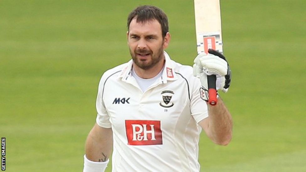 Michael Yardy: Sussex all-rounder announces retirement - BBC Sport