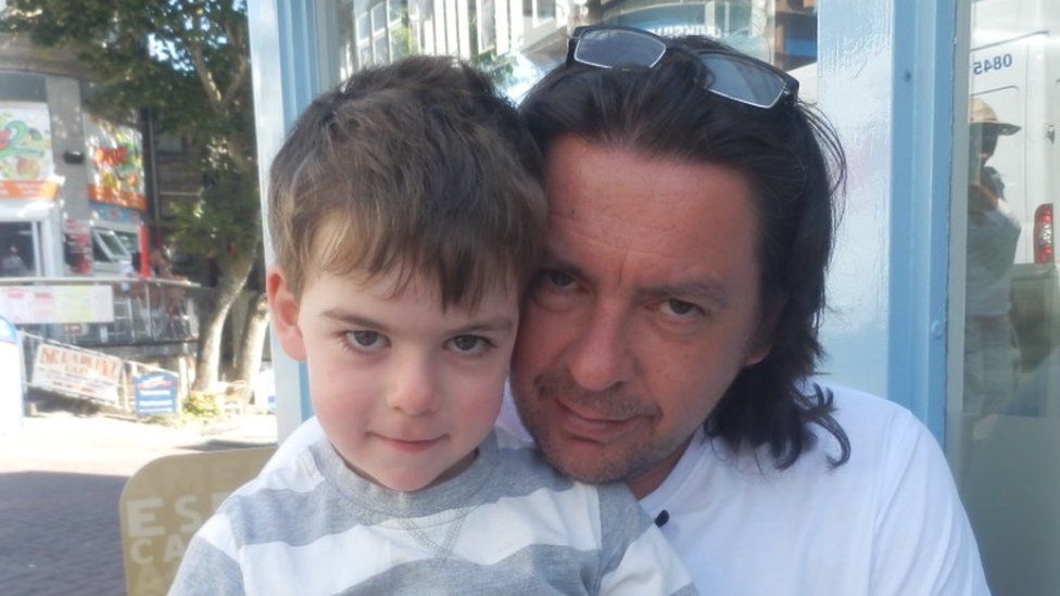 Glasgow hospital launches child bereavement service - BBC News