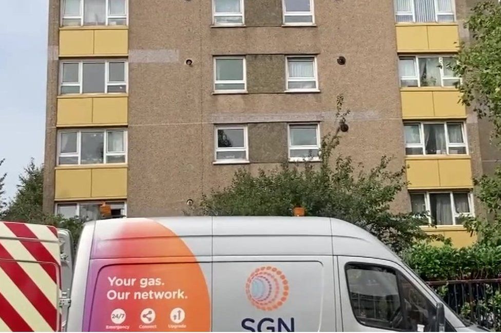 Portsmouth gas leak: Tower block residents return to flats - BBC News