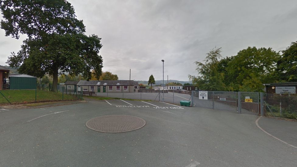 Welsh government backs big investment in Powys schools - BBC News