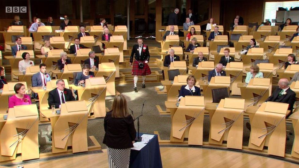 MSPs sworn in for fifth session of Scottish parliament - BBC News