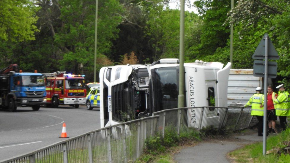 Rushington roundabout: Calls for changes to prevent lorries toppling ...