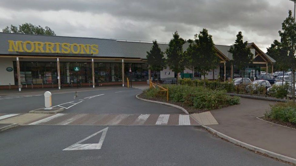 Wymondham Morrisons attack: Accused was acting in 'self-defence' - BBC News