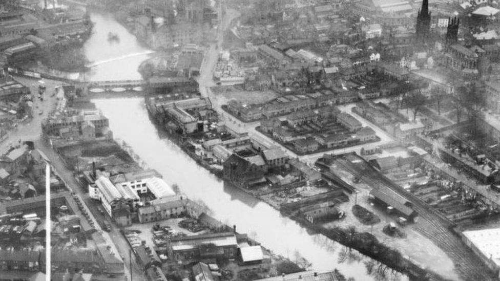 Historical England aerial pictures show Derby's past and present - BBC News
