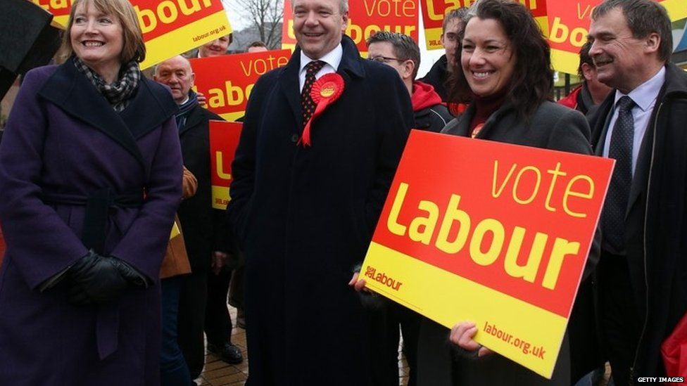 Labour leadership: MP 'unresigns' from Corbyn team - BBC News
