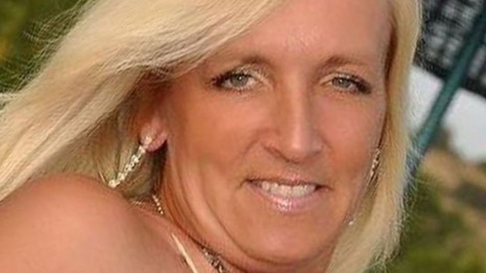 Tunisia attack: Family's 'nightmare' over Trudy Jones's death - BBC News