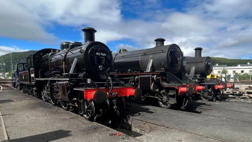 Carmyllie Pilot loco steams again for first time in 44 years - BBC News