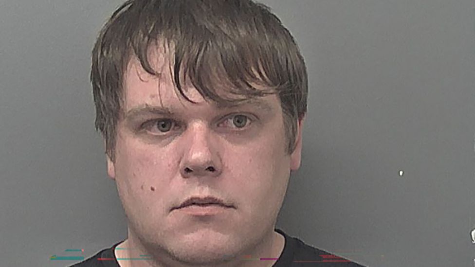 Hull man jailed for repeated child rapes - BBC News