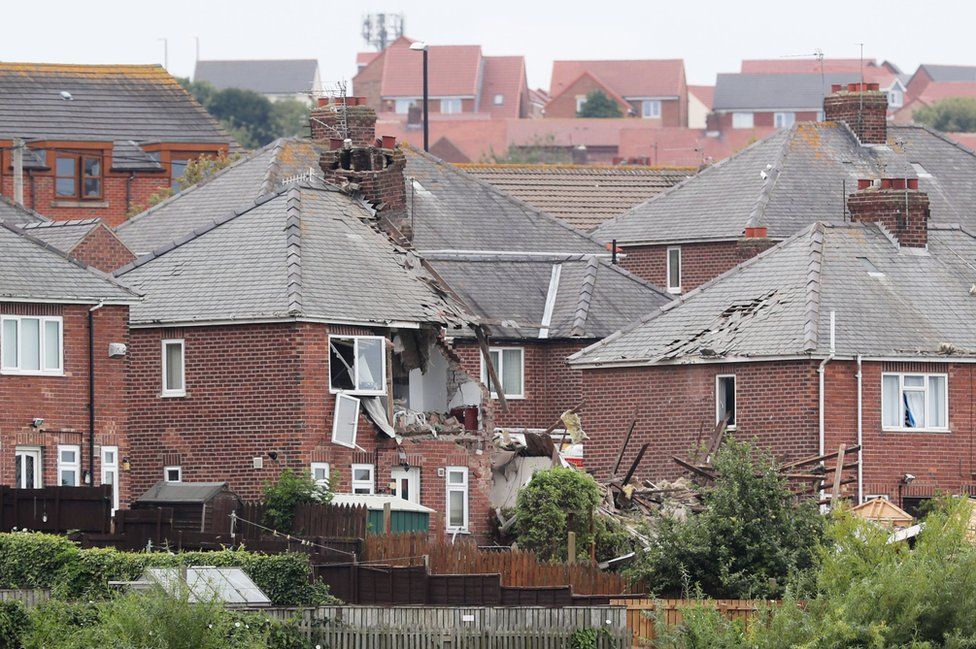 Sunderland gas explosion: Woman hurt as house 'blown apart' - BBC News