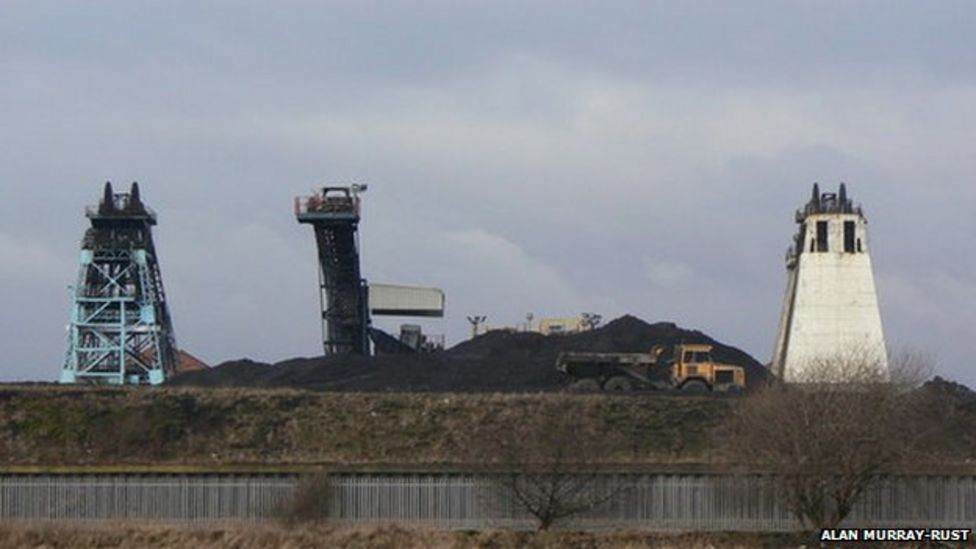 Hatfield Colliery early closure 'wrong', says Ed Miliband - BBC News
