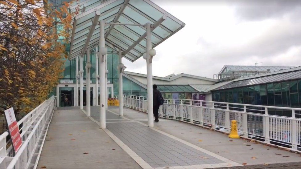 Leaking Guildford Spectrum leisure centre faces £80m rebuild - BBC News