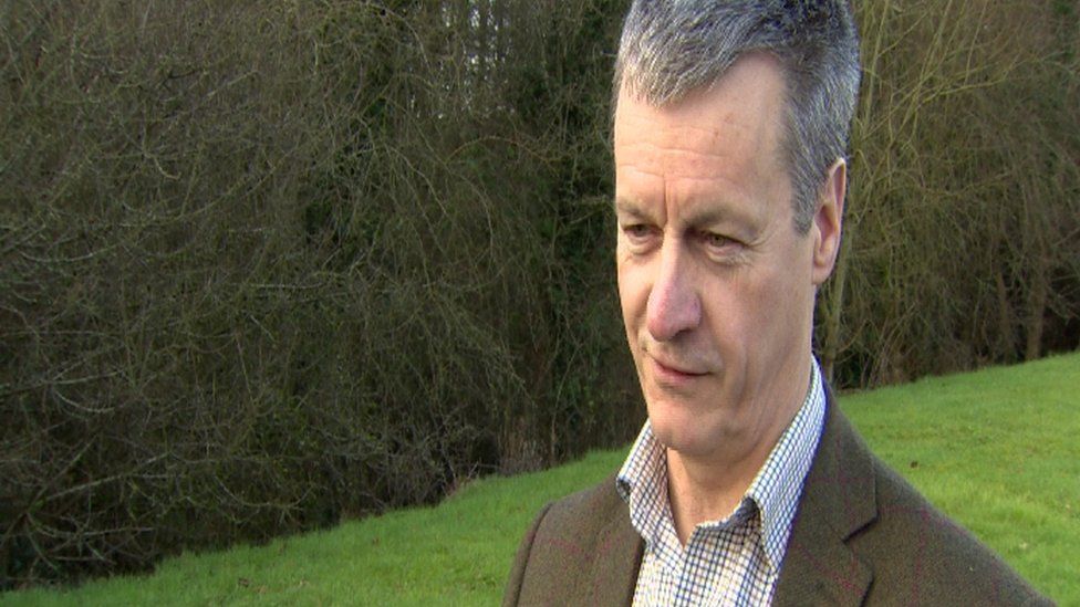 Young Northern Ireland farmers in search for work overseas - BBC News