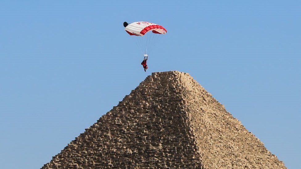 Africa's week in pictures: 29 October - 4 November 2021 - BBC News