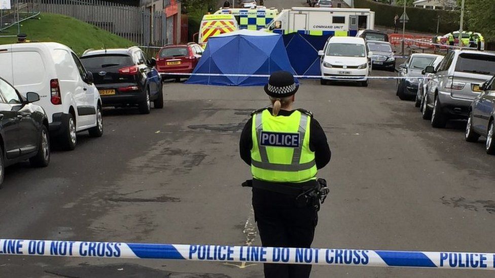 Murder probe launched after man dies in Dundee street - BBC News