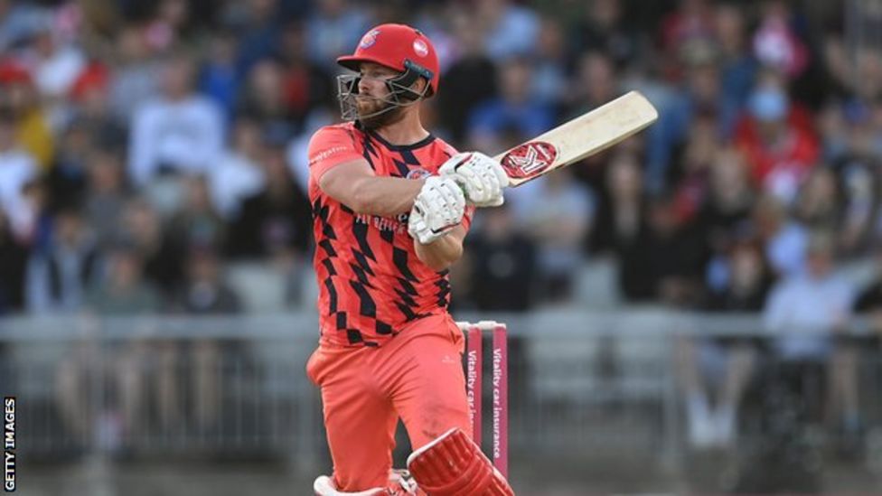 Steven Croft: Lancashire batter signs new one-year contract - BBC Sport