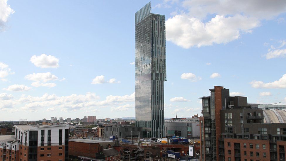Tallest buildings and structures in the UK - BBC Newsround