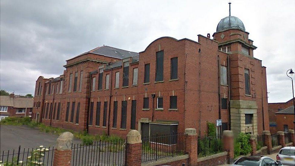 Easington Colliery listed school building to be demolished - BBC News