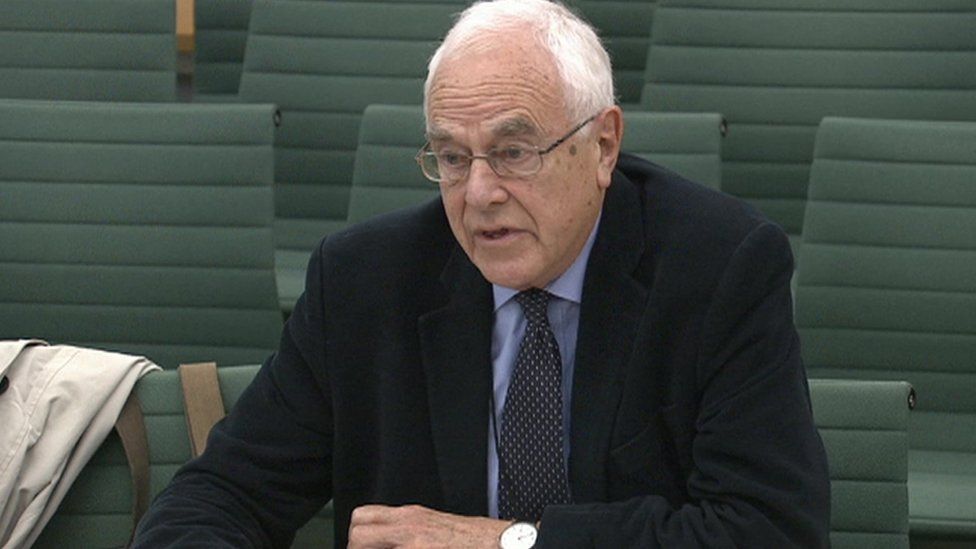 EU migration: Economist questions impact of benefit curbs - BBC News