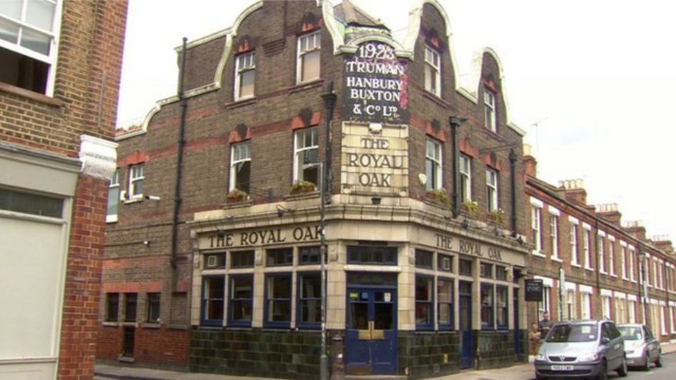 Mission hall built for Melchet Court Estate community listed - BBC News