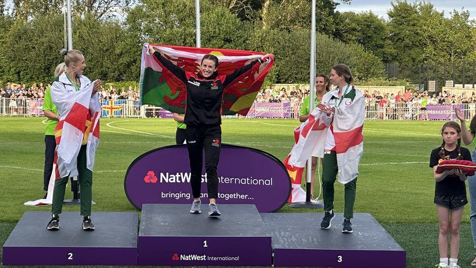 Ergyd enfawr peidio cael Gemau'r Ynysoedd ym Môn - BBC Cymru Fyw